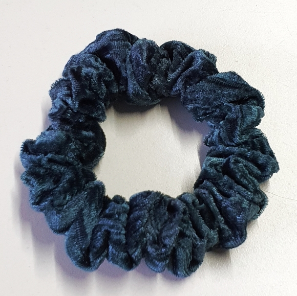 Gaviota | Accessories | 6 For 5 Skinny Steel Blue Velvet Scrunchie ...